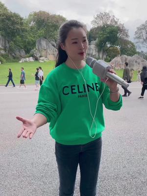 你不认识我,我也不寂寞,你不熟悉我,我也还是我。脱下军装,我仍然还是...
