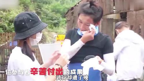 《破冰行动》导演请真特警暴打小混混,道具全是真家伙