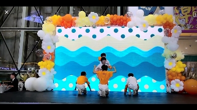 TF家族四代路演翻跳《姐姐恋爱吧》五人版,左奇涵,张仲语,张桂源,张...