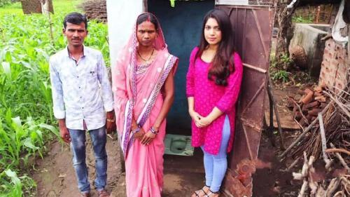 印度姑娘到中国,看到厕所后直呼不可思议,有何不同?