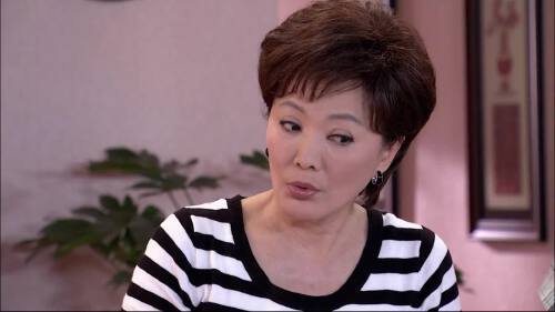 亲家知道用普通水打扫卫生顿时生气,她要求用消毒水