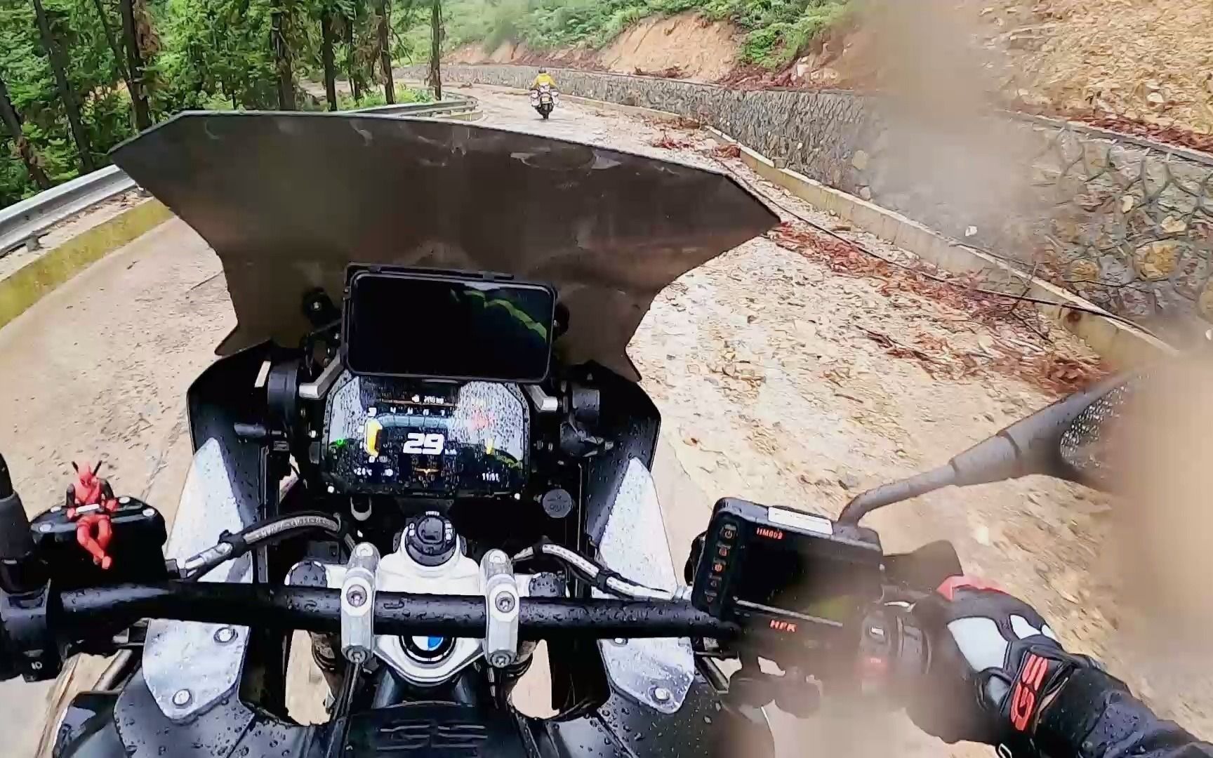 宝马1250ADV\1200ADV雨天探险