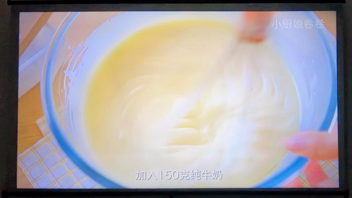 不用奶油也能做出超顺滑的卡通慕斯蛋糕～