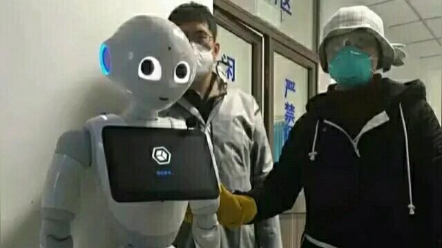 中国移动5G智能医护机器人在武汉抗疫前线正式上岗
