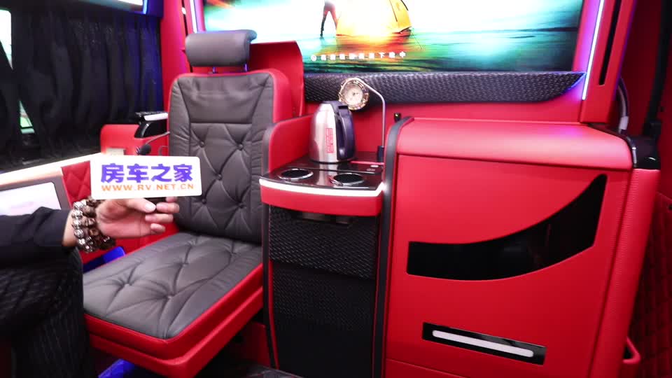 商务车有一项功能必须要有,喝茶