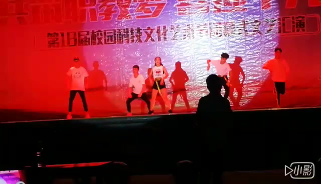校园文化艺术节晚会: 多种舞蹈嗨到你爆炸!