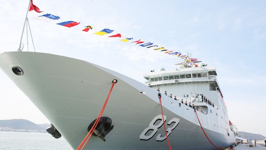 中国一艘万吨战舰亮相海军节,因军舰名字太霸气,遭日本全国抗议