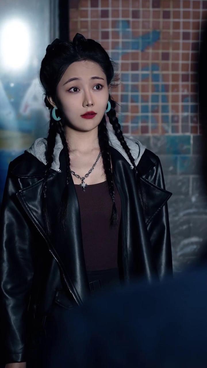 美女修车,车却丢了,看小璐带你抽丝剥茧寻求真相@抖音汽车 #一定要...