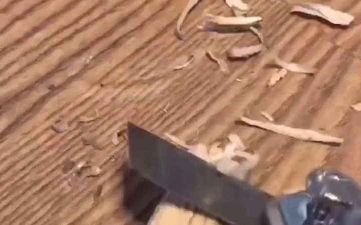 液位继电器控制水泵供水电路图