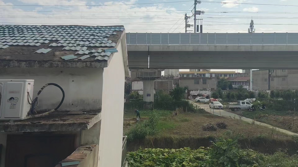 2023年10月05日,K133次列车经过商丘南站、木兰站,进亳州站