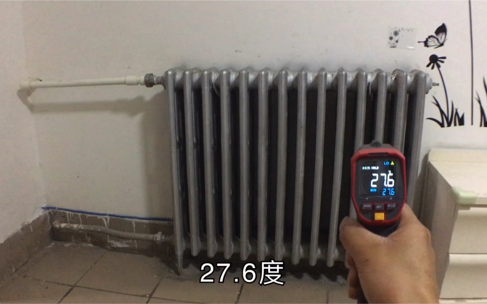 暖气片不热怎么办?看水电工如何排气,立刻就能见效