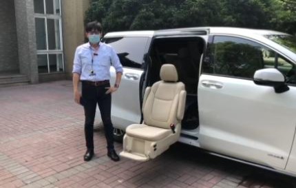 广汽丰田的sienna“塞纳福祉版”座椅体验,非改装车