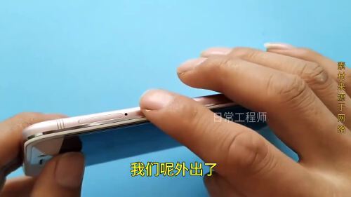 没带取卡针咋拔SIM卡?手机修理工教你个妙招,1秒弹出来