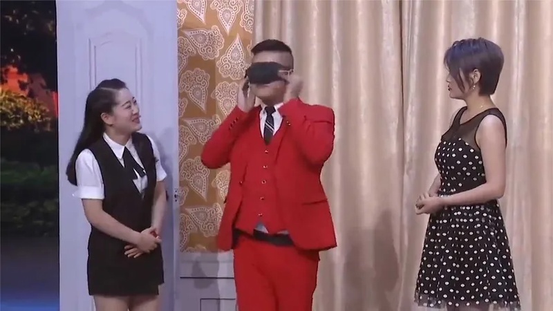小品:王龙:没处对象呢吧?娇娇:孩子都仨了!王龙:溜了溜了!