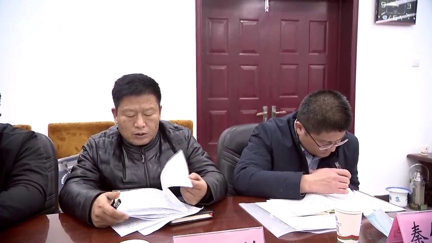 县委十三届九次全委会议开展分组讨论