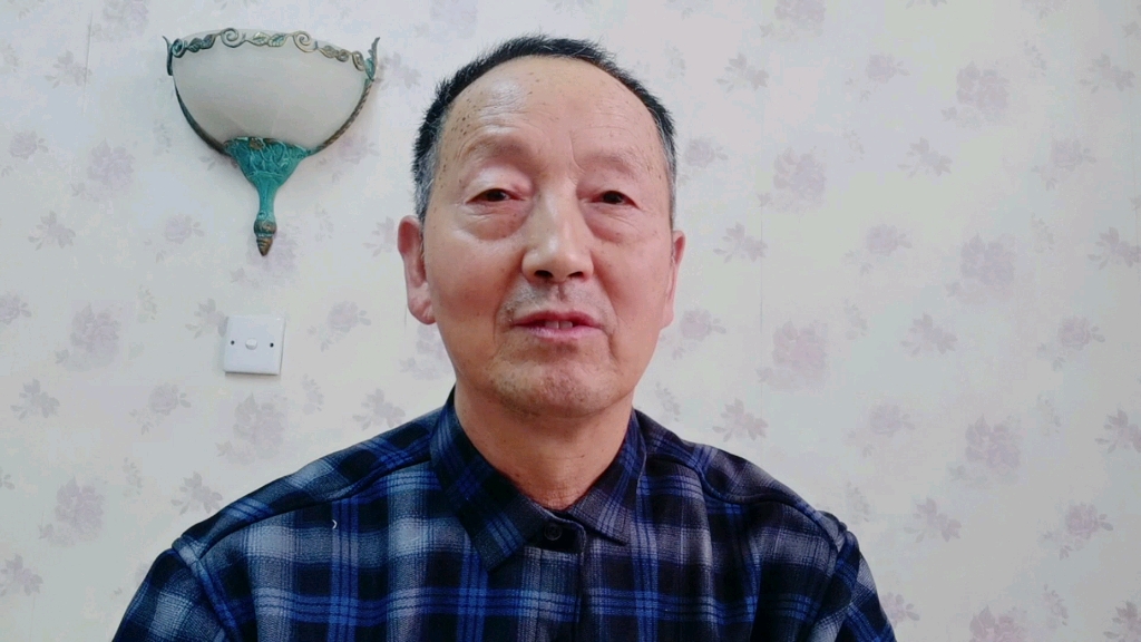 教老年人学习微信使用技巧(十四)“微信App下载、注册、登录”