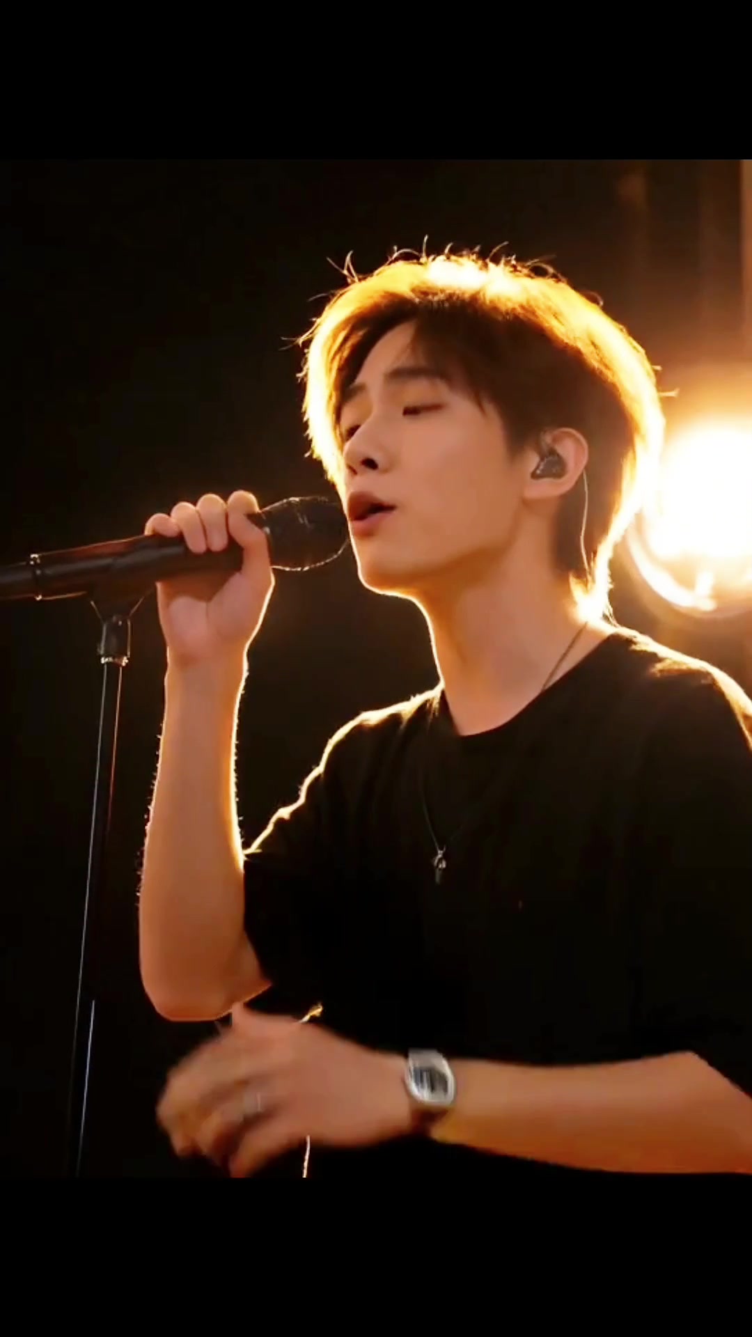 #音乐舞台 #演唱现场 #歌曲 #上台表演