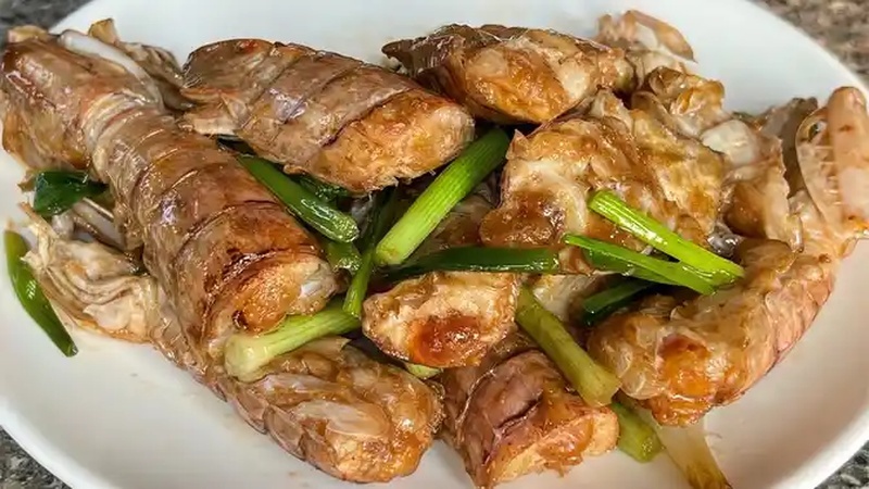 鲜嫩多汁的姜葱炒皮皮虾,做法简单味道鲜甜,好吃到停不下来