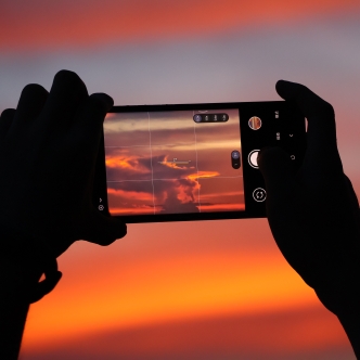 我总是掩耳盗铃 