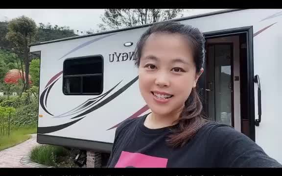 1680一晚的房车酒店贵在哪里?不能移动的房车里,藏着不一样的风景…...
