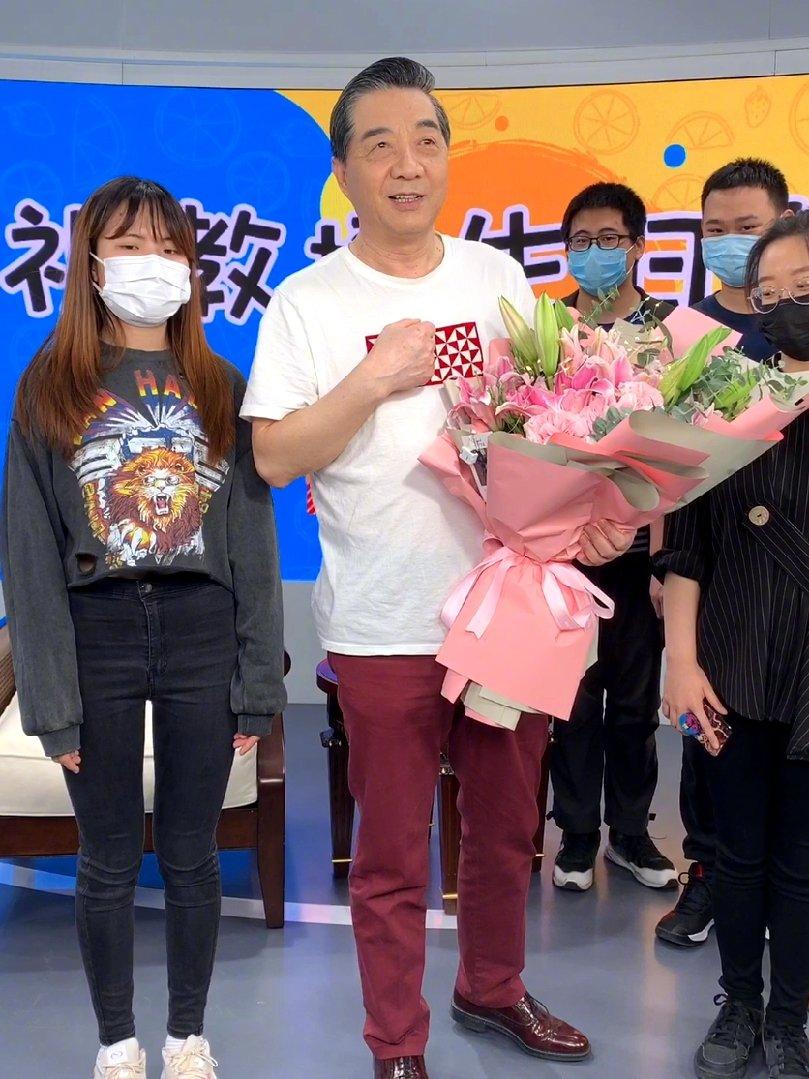 快来观看张召忠分享的视频