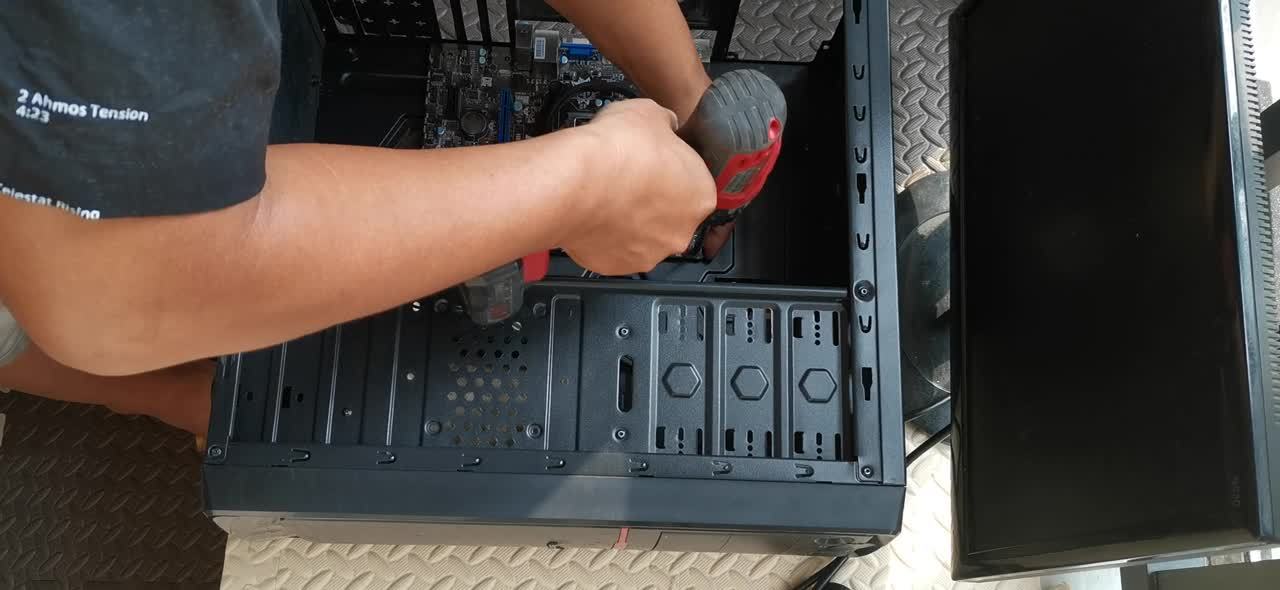 看董哥装机台式主机电脑组装机安装详细视频讲解小白装机教程