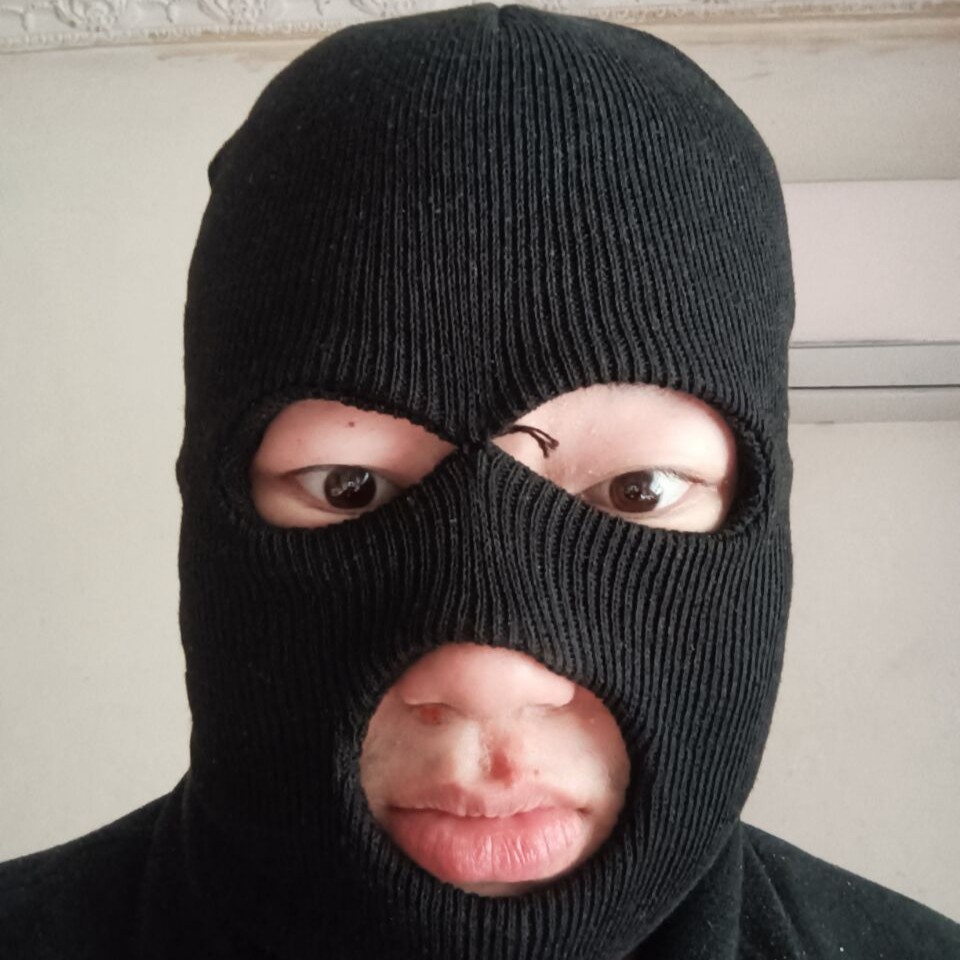 武将穿板甲 