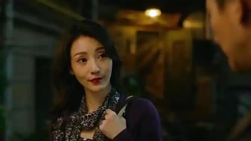 俩社会大哥带着刚出狱的小弟上门应聘,这自我介绍给老板娘听懵