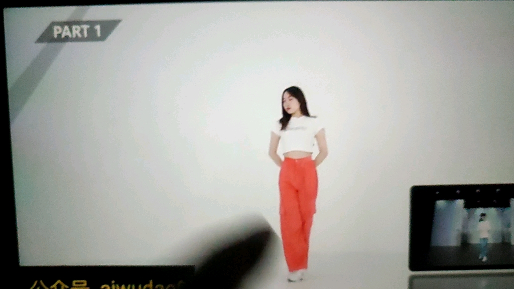 睫毛弯弯舞蹈教程