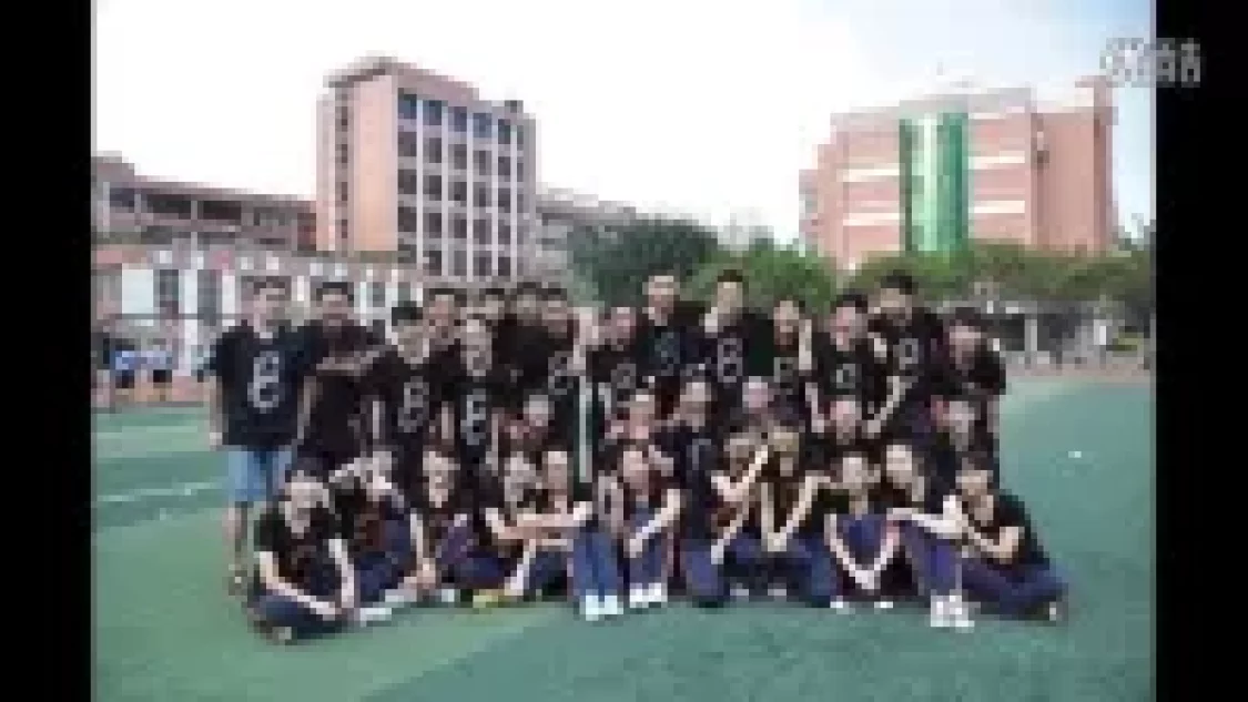 厦门湖滨中学高三(8)班校运会开幕式入场表演