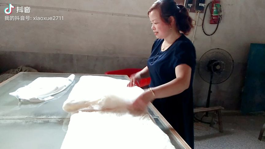 如果你颈椎不好建议睡蚕丝枕芯可预防颈椎病