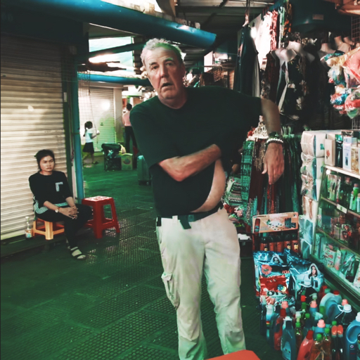 蕞銗倵士 