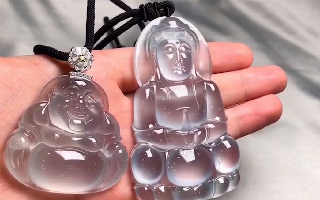 玻璃种的翡翠是真的非常漂亮,趋近于完美的翡翠仅种好就可以吗