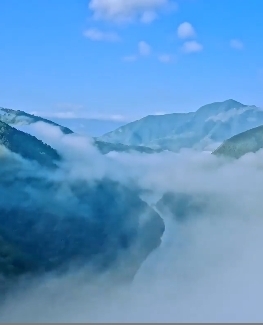 壮观!澜沧江云海翻涌似巨龙巡游