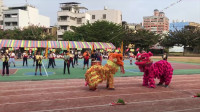 舞狮表演:舞狮学校精彩表演,好厉害的小朋友们