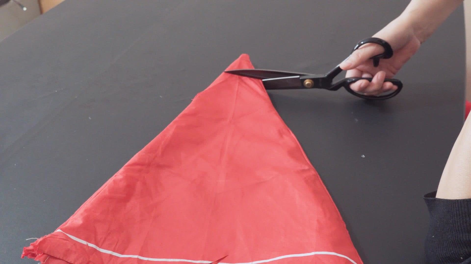 旧雨伞不要扔!伞布拆掉这样改,老人小孩都能用