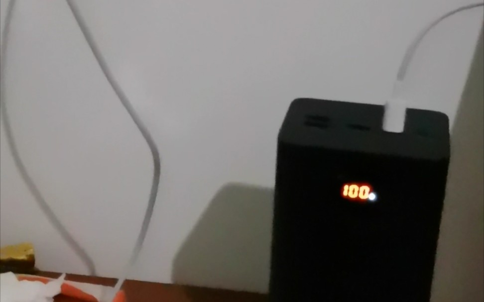 罗马仕60000毫安时充电宝,用22.5w快充,从零到100耗时19个小时