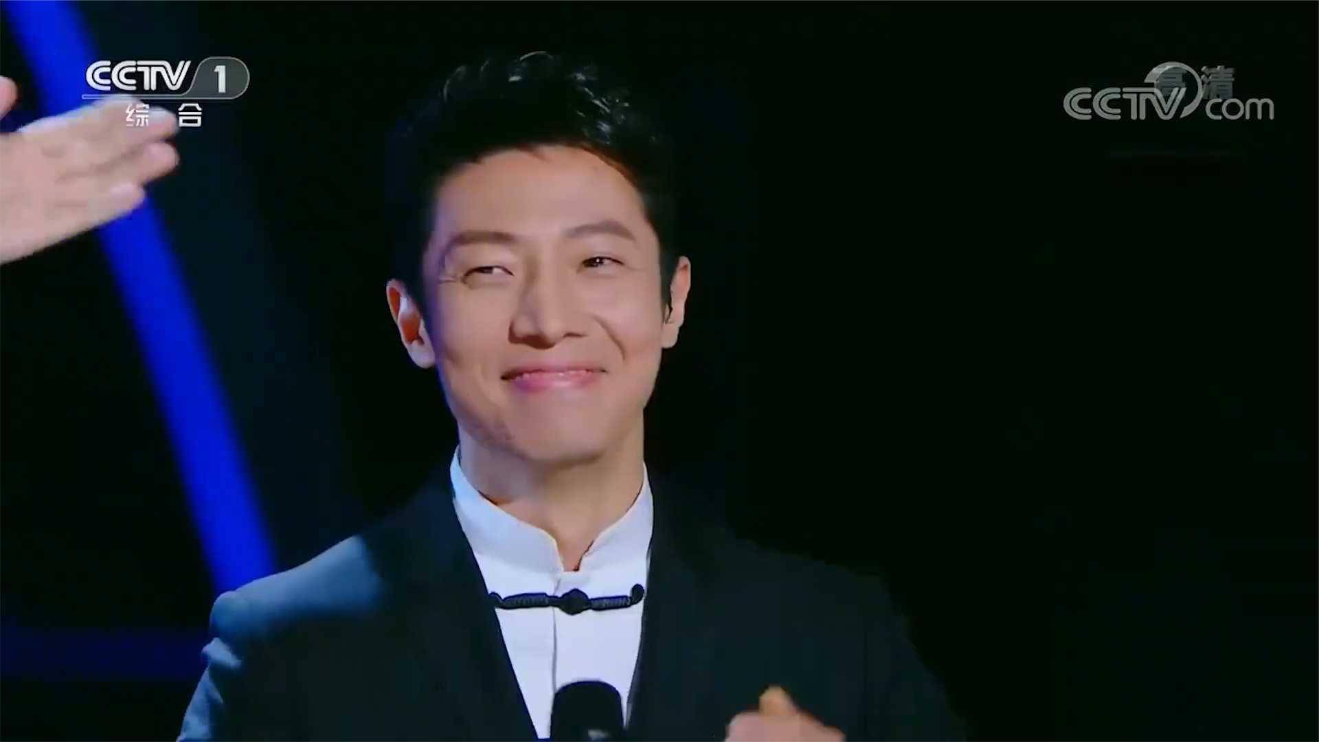 评委合唱《经典咏流传》,朱丹开口太惊艳,撒贝宁都惊了