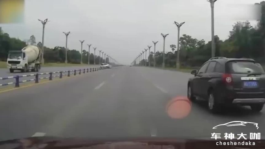 比任何宣传片都有教育意义:论安全带的重要性!