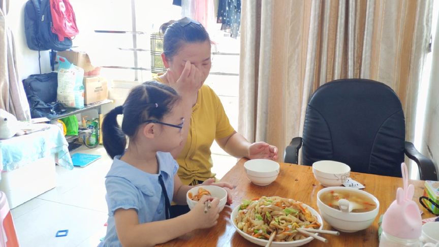 孩子上不了学,幼儿园学费没退,园长电话打不通,糟心事太多了