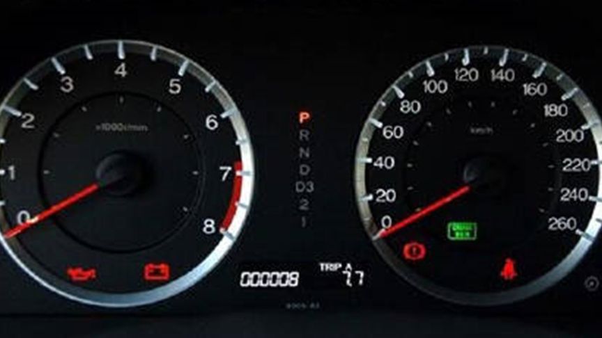 车低转速发动机抖动?大多车主太马虎,问题出在这个油液