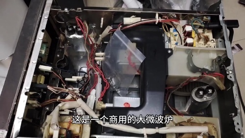 微波炉不通电,是什么问题了,原来是电容坏了