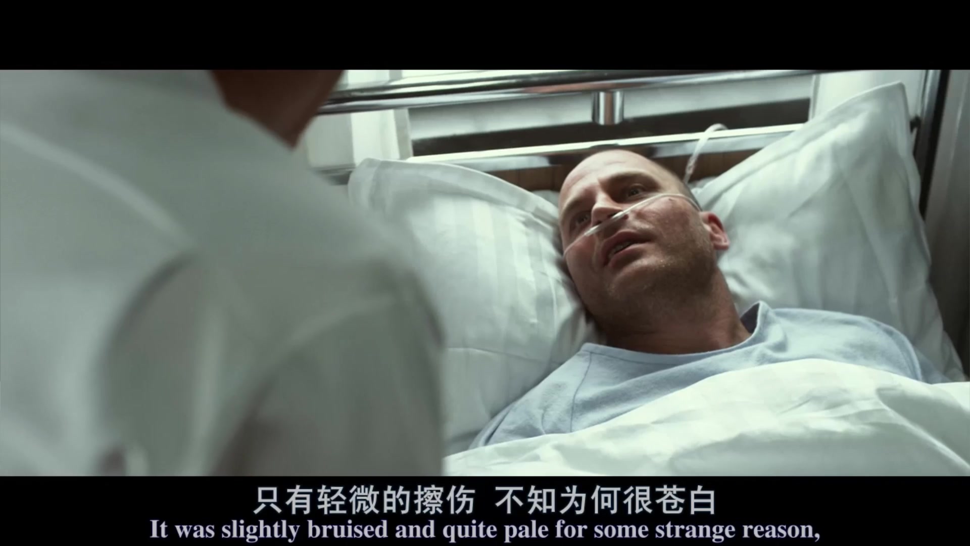 麻烦大了!马虎医生错把丧尸的胳膊接到正常男子身上!