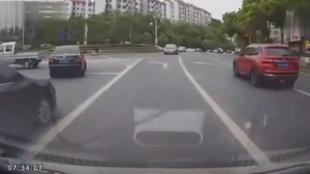 把无责任赔偿去掉,行人和非机动车就都老实了