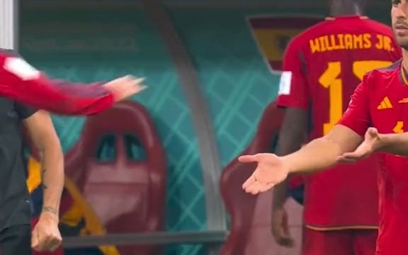 日本21爆冷战胜西班牙,出界绝杀引起争议,这场是默契球吗?#日本2比1...