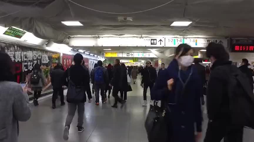 中国空中地铁正式亮相,列车直接挂在天上跑,原理居然是这样的