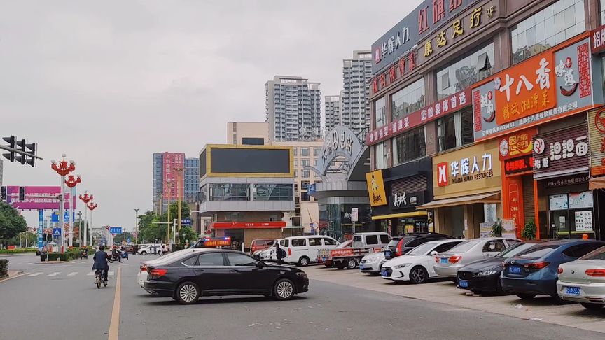 实拍东莞大朗客运总站,公交车在运营了,人到哪里去了?