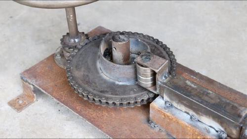 国外小伙发明一个干活神器,任何种类的钢筋都被支配过,太棒了