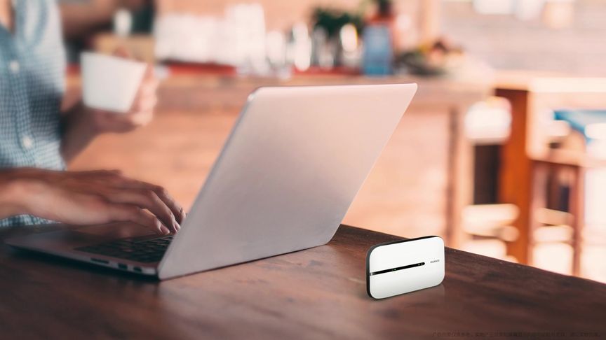 华为随行WiFi 3,Wi-Fi插卡即享,精彩无处不在。