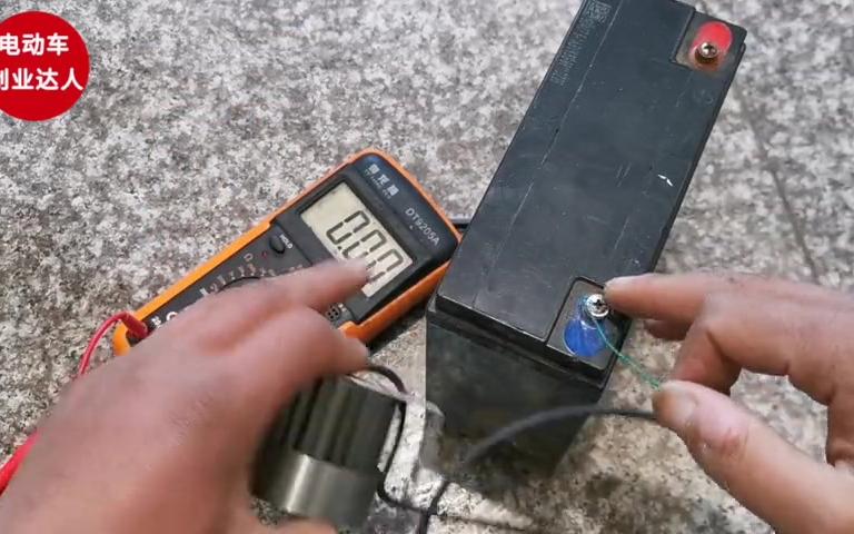 电瓶输出电流如何测量?据说只有老师傅才知道?今天我来告诉你